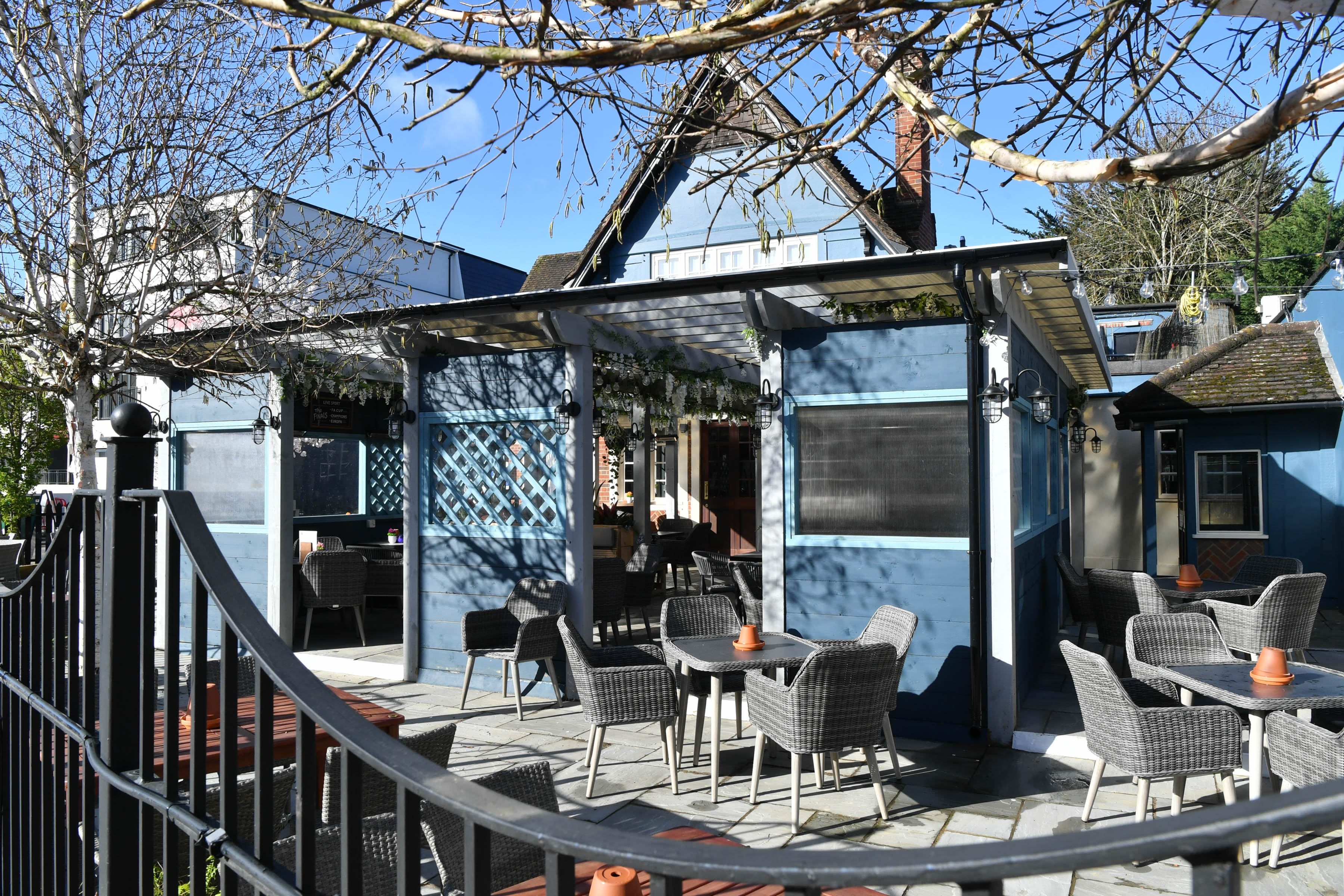 Ascott, Pinner | Pubs