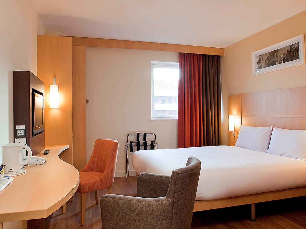 Hotel ibis Belfast City Centre 100 Castle Street Northern Ireland in ...
